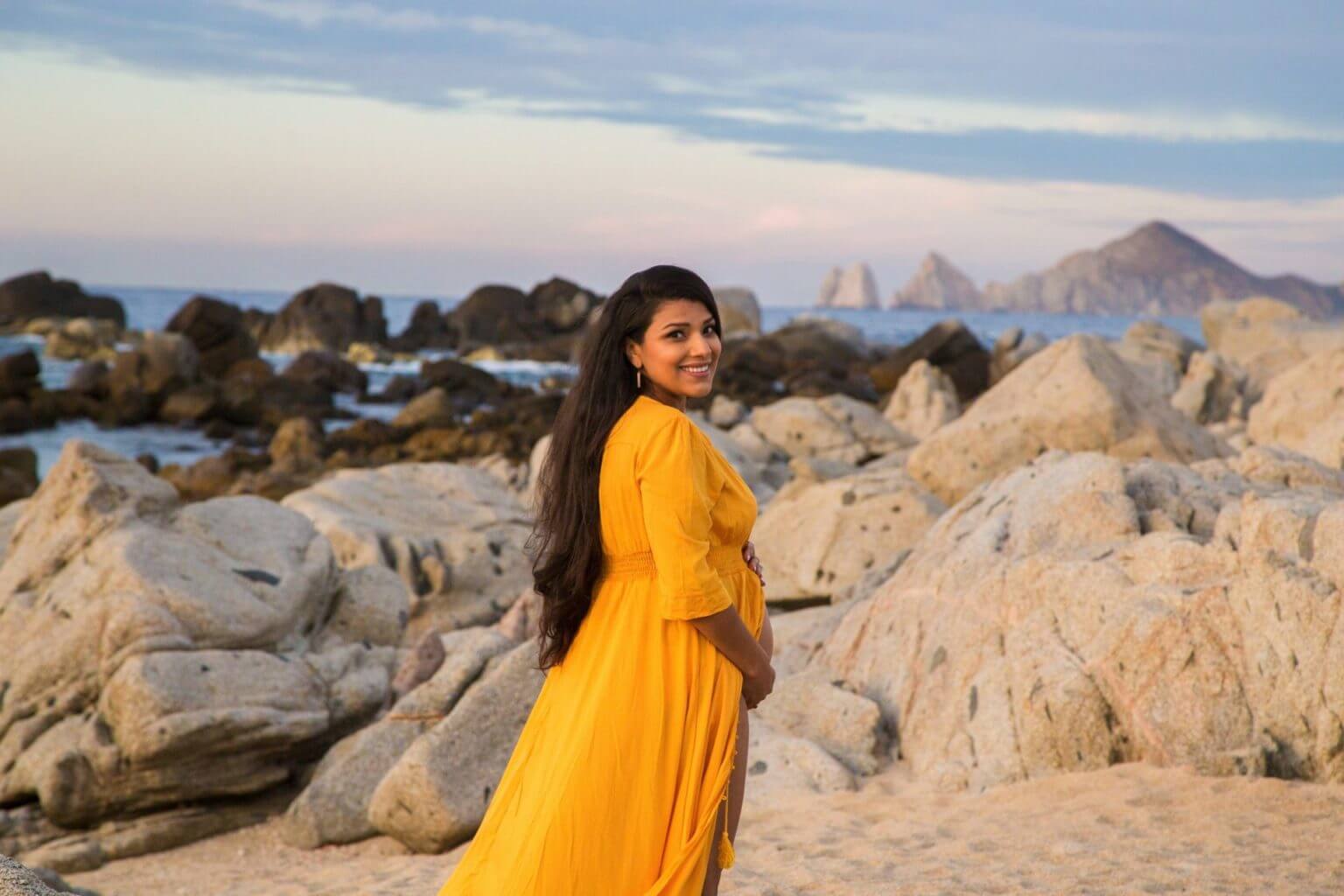 Beach Photoshoot Ideas & What to Wear: 7 Tips From a Pro Photographer