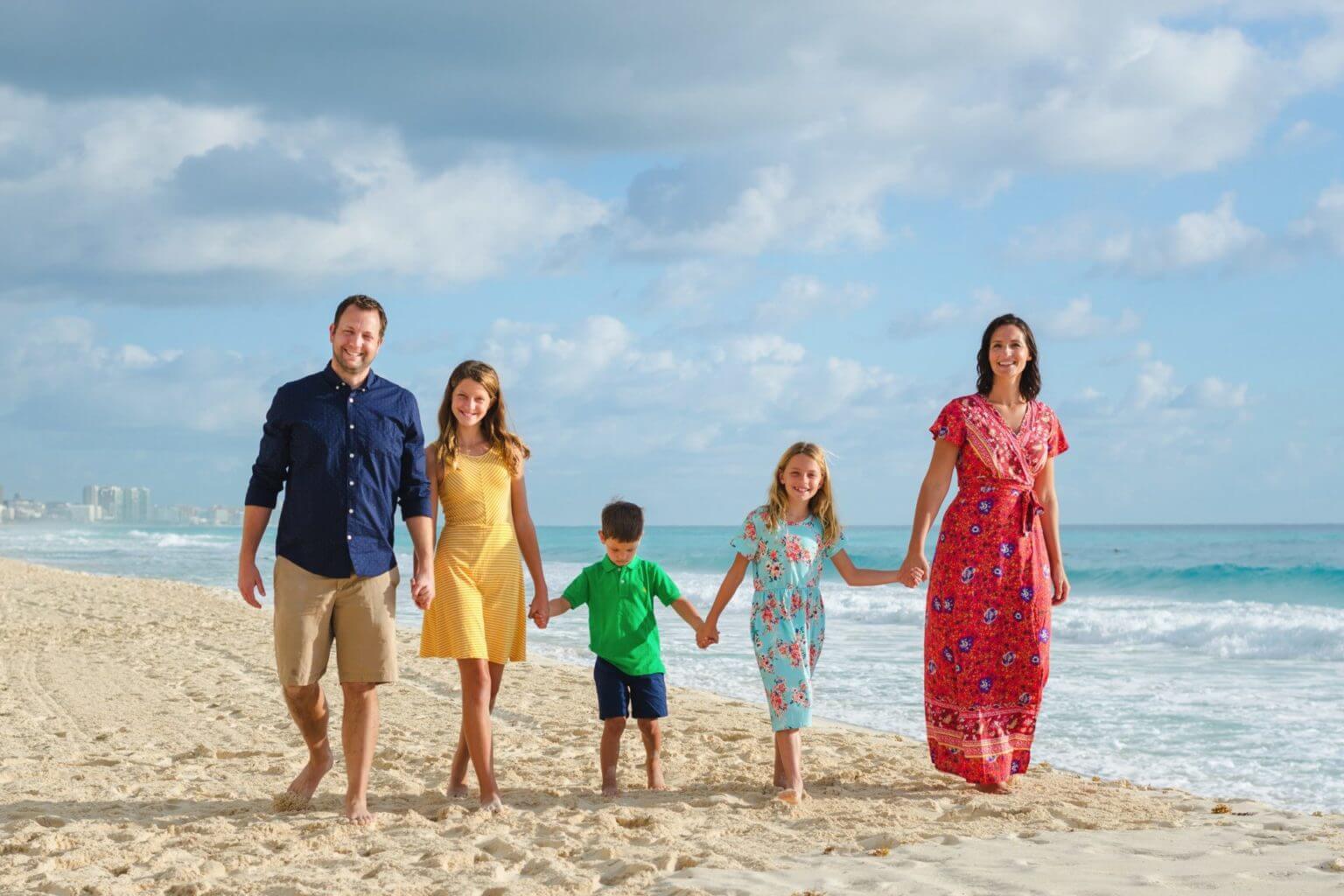 Beach Photoshoot Ideas & What to Wear: 7 Tips From a Pro Photographer