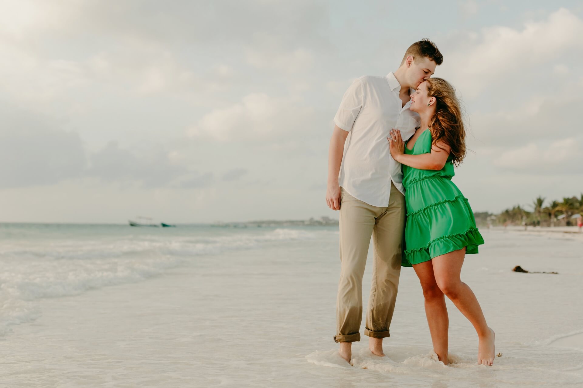 Beach Photoshoot Ideas & What to Wear: 7 Tips From a Pro Photographer