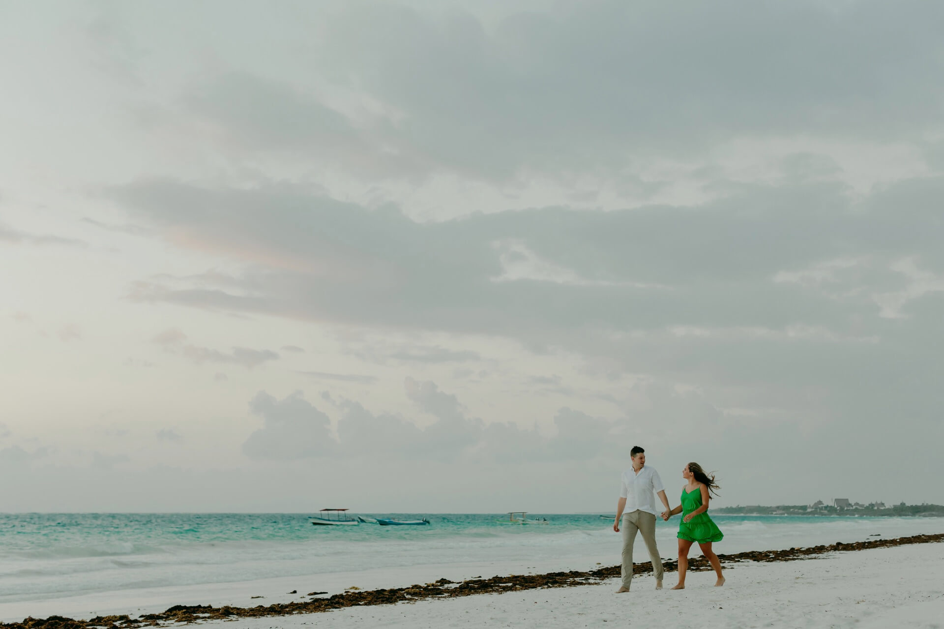 Beach Photoshoot Ideas & What to Wear: 7 Tips From a Pro Photographer